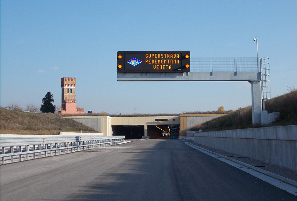 Circuitus reaches €450m first close